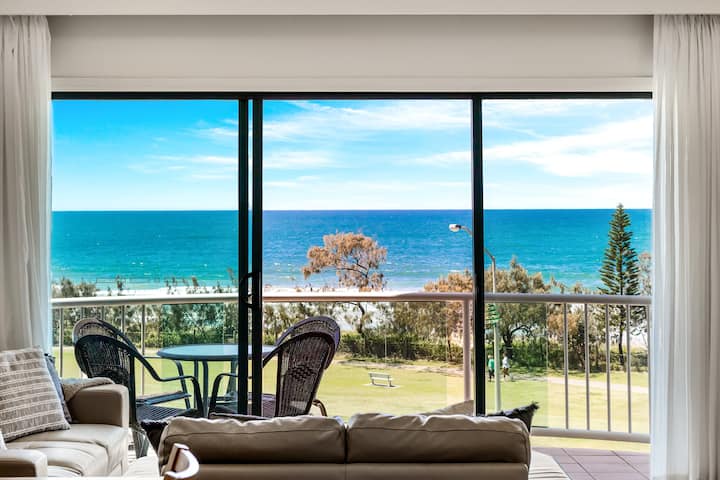 Beachview: Beachfront Ocean View Oasis Alex Heads - Alexandra Headland