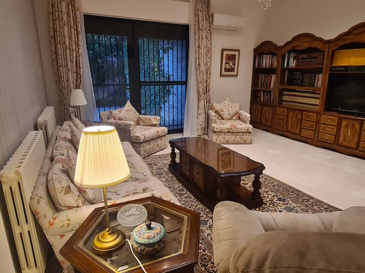 Luxurious Ground Floor Of A Villa In Elite Area - Amman