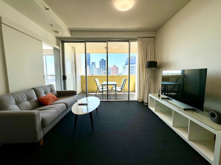 # Modern 1brm Apartment - Spring Hill