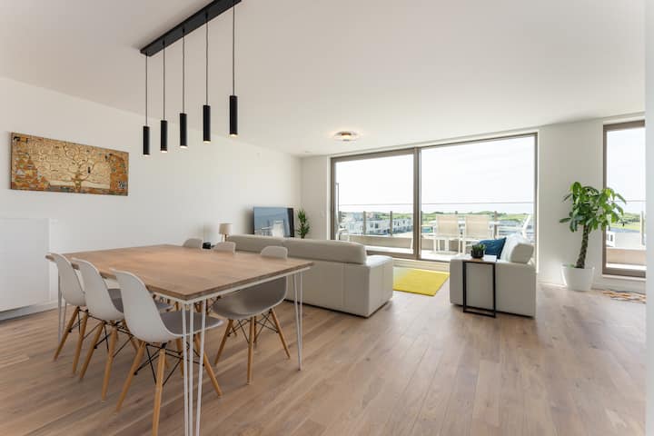 Lichtrijk En Ruim Appartement Met Zeezicht - 5p - Ostende