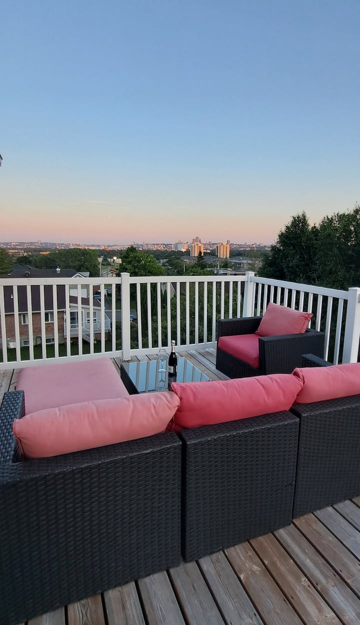 Charming House, River&city View - Québec, QC