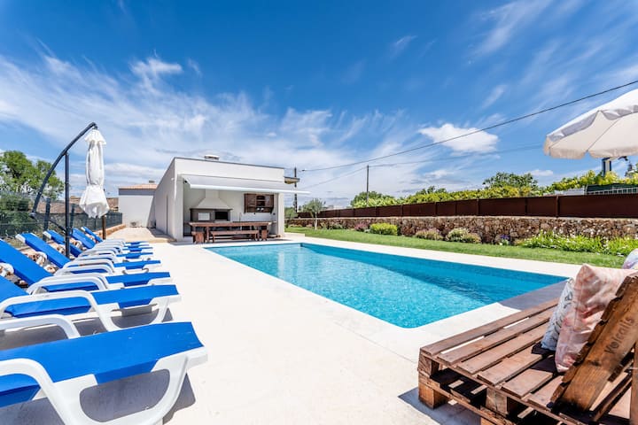 Villa Lombos - Luxurious Countryside Property - Lagoa