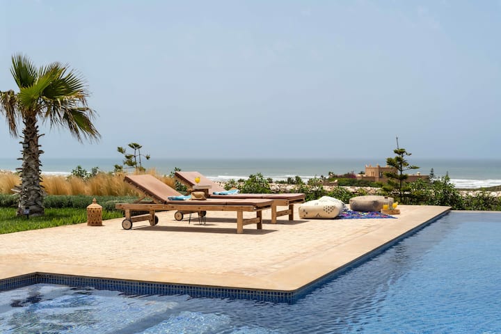 Oceanfront Villa, Pool, Beach Access & Services - Morocco