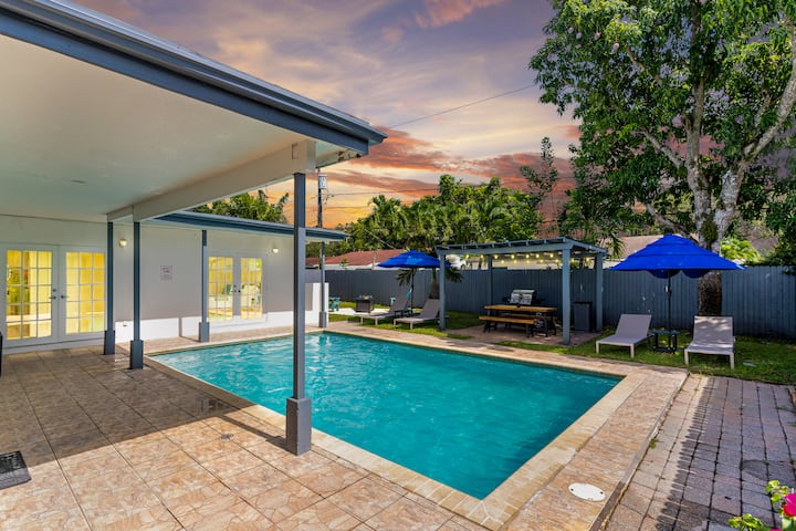 Ventur Oasis  Cozy Hollywood Private Pool Retreat - Cooper City, FL