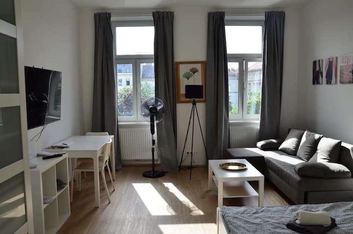 Zentrumsnahe Wohnung In Ottakring -Zentral Gelegen - Vienne