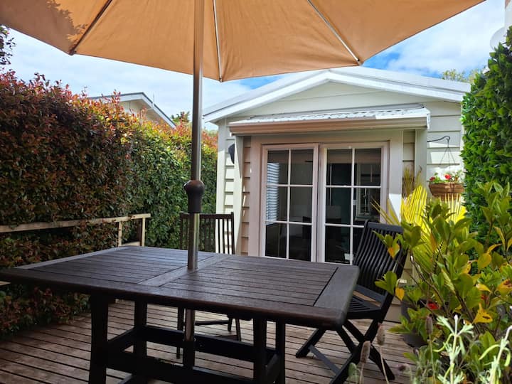 Private Garden Cabin + Caravan - Auckland