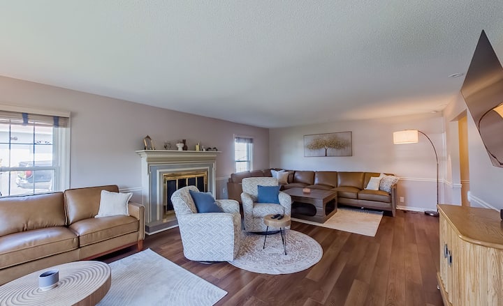 Upscale Home W/ Heated Pool— 15 Mins To Knoebels - Flyer, Elysburg