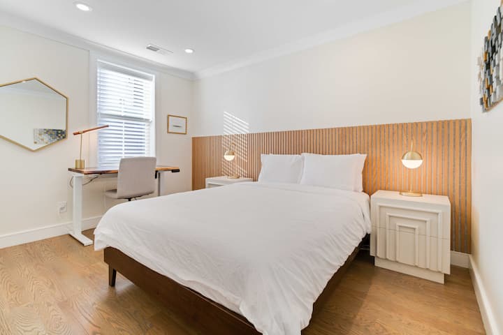 Luxe 2 Bed 2 Bath Condo With Free Parking - Harvard University,Cambridge