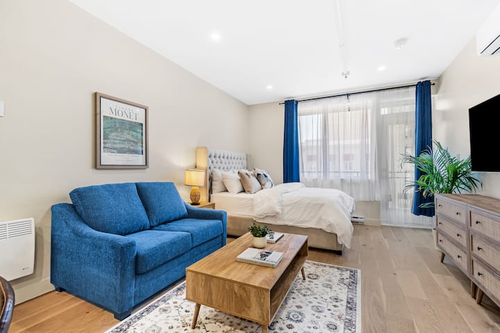 Downtown Studio W/balcony - Laval