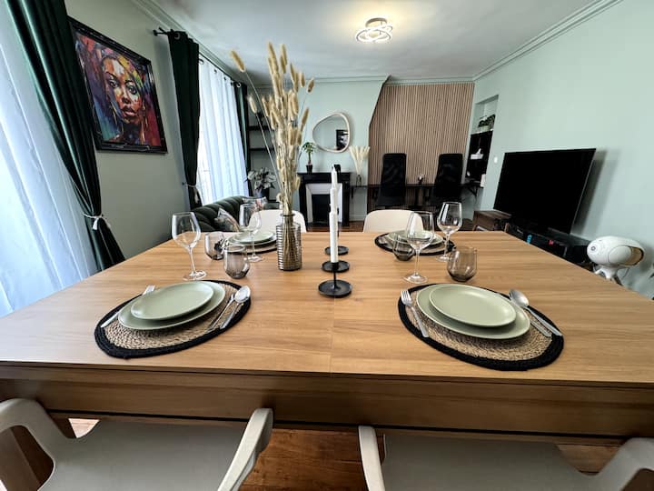 Eiffel Playcation - Paris