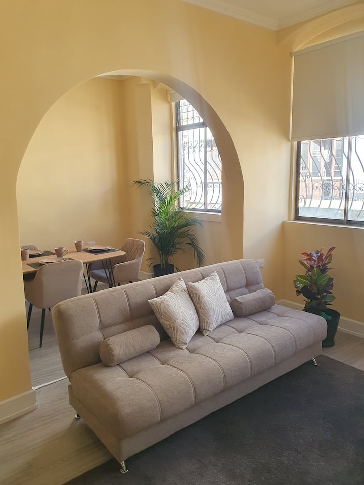 Beautiful Apartment Close To Calderón Park - Cuenca