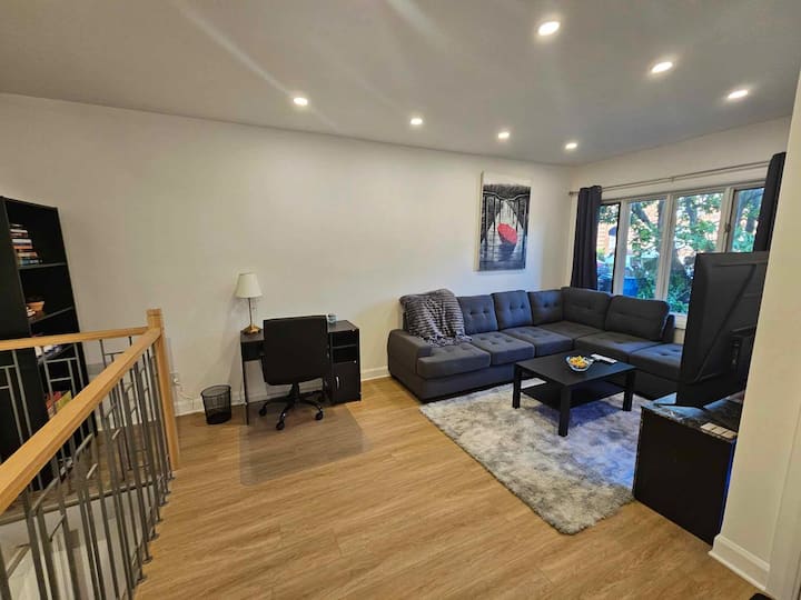 Welcome To Your New Home, Mid/long-term Stays. - Laval, Quebec, Canadà