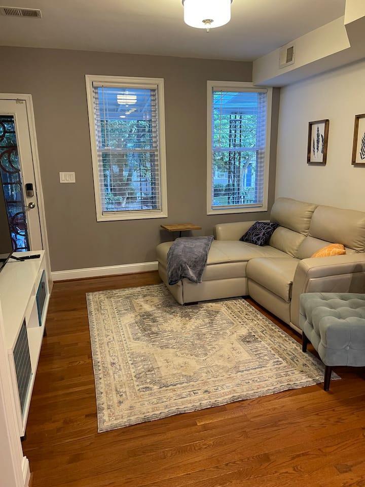 3 Bed/2 Bath House Near H St. Pets Ok + Parking! - Washington, DC