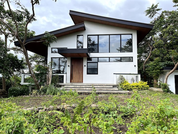 Hilltop Cabin - Pililla