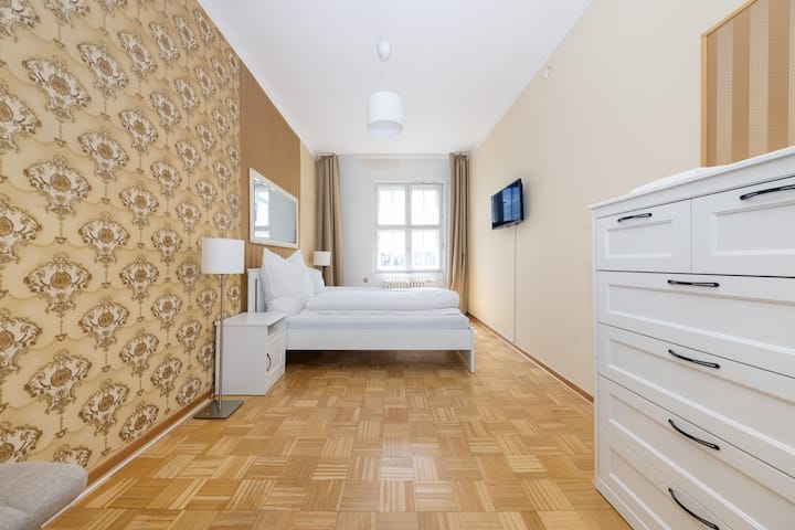 Time4staying 160sqm 5 Br Banksy Apartment At Hbf - Berlin