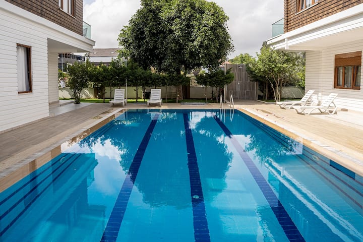 Lara Breeze Homes Big Family  Suıte - Antalya