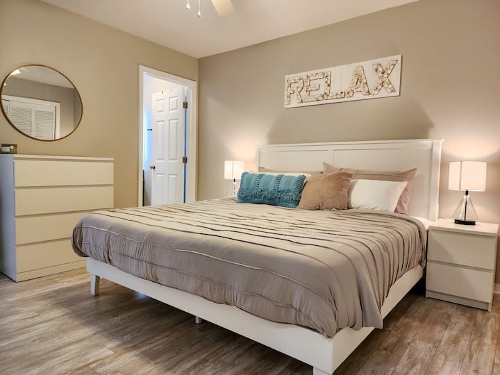 New Townhouse 5 Min Walk To Beach, 11 Pools,grill - Panama City Beach, FL