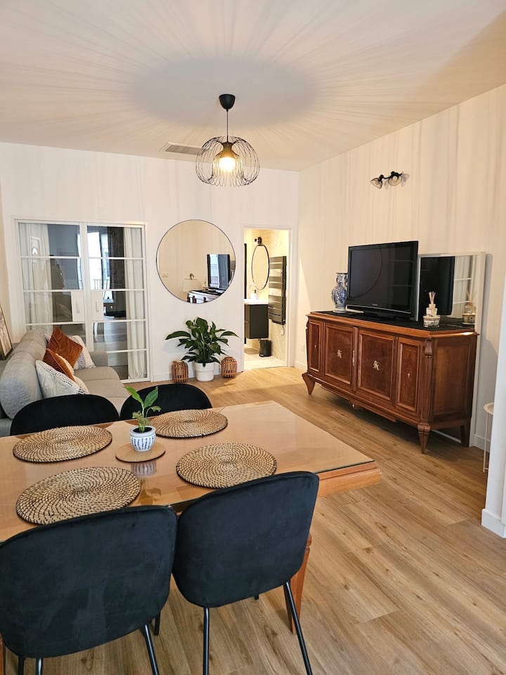 "Lotus" T2 Climatisé, Balcon, Wifi, Centre Ville - Sète