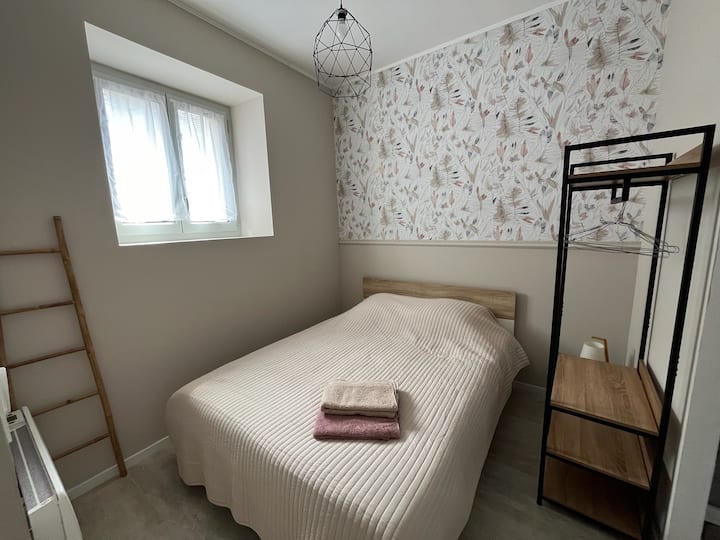 Au Pied Du Château 2- 4 Pers/wifi - Montluçon