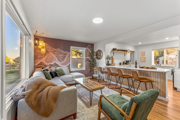 Milehigh Retreat-hot Tub/billiards/arcade/bb Court - Denver, CO