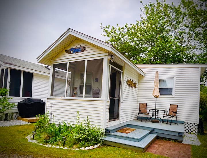 Sea Bisquit Cottage By The Ocean - Scarborough, ME
