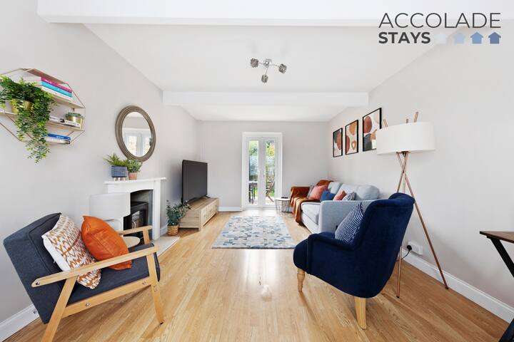 3 Bed, 2 Bath, With Free Parking & Fibre Broadband - Basingstoke