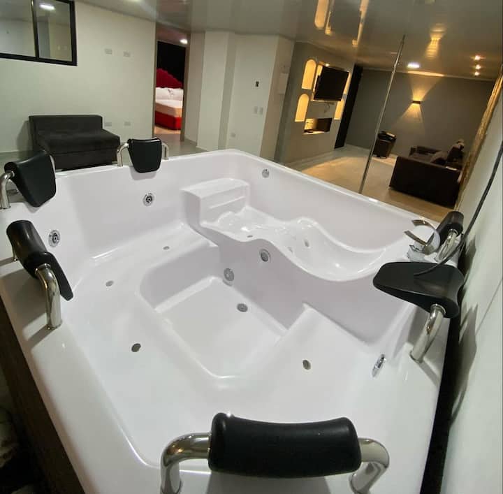 Apartamento Con Jacuzzi Privado/ Clandestino - Envigado