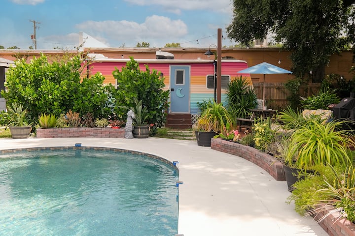 Blue Moon Lagoon - Tiki Trailer - 