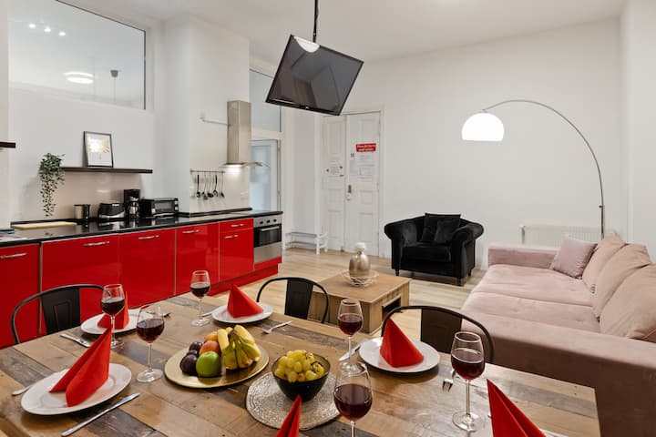 Your Central Urban Retreat - Berlin