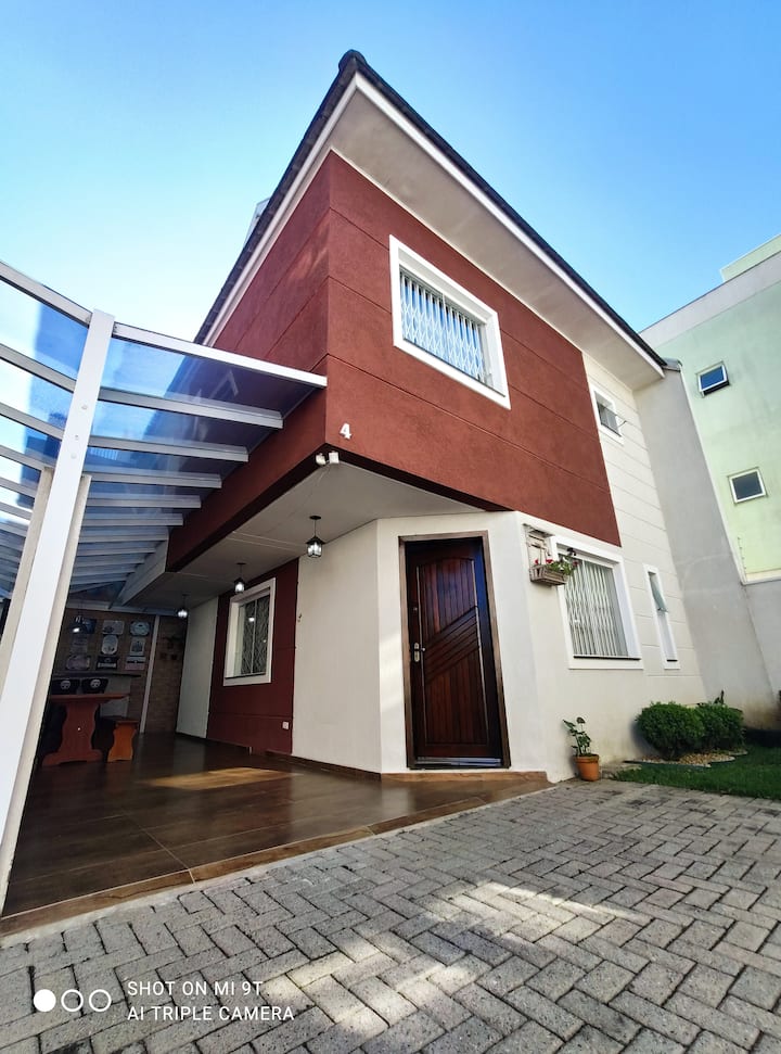 Sobrado Triplex Jóia Rara - Curitiba