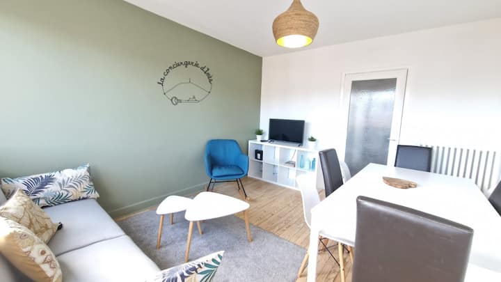 Georges #Parking#balcon - Ibis Budget Clermont Ferrand - Le Brezet - Aeroport