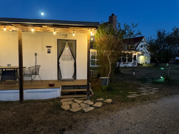 Skinny Lane Farm, Elgin, Texas 
Tiny House - Elgin, TX