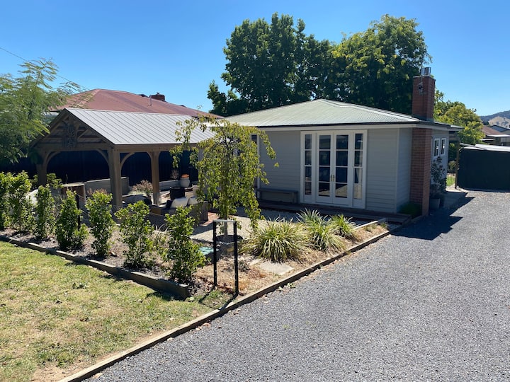Stones On Standish "Rua" - Myrtleford