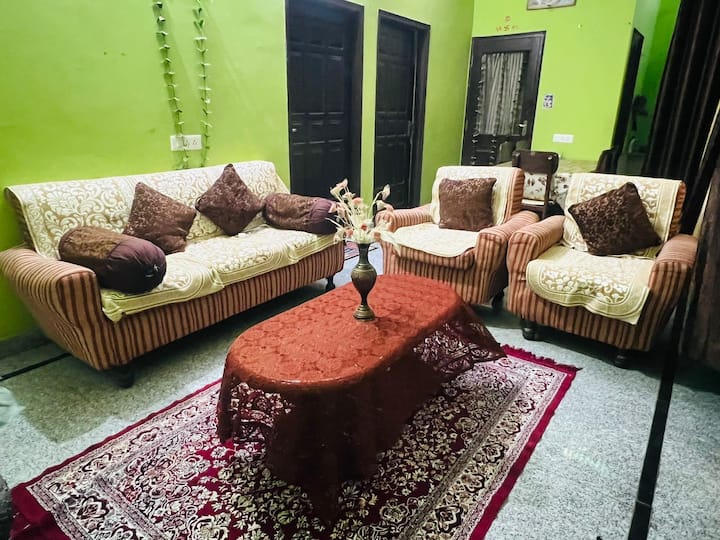Kaamakhya Homestay - Varanasi