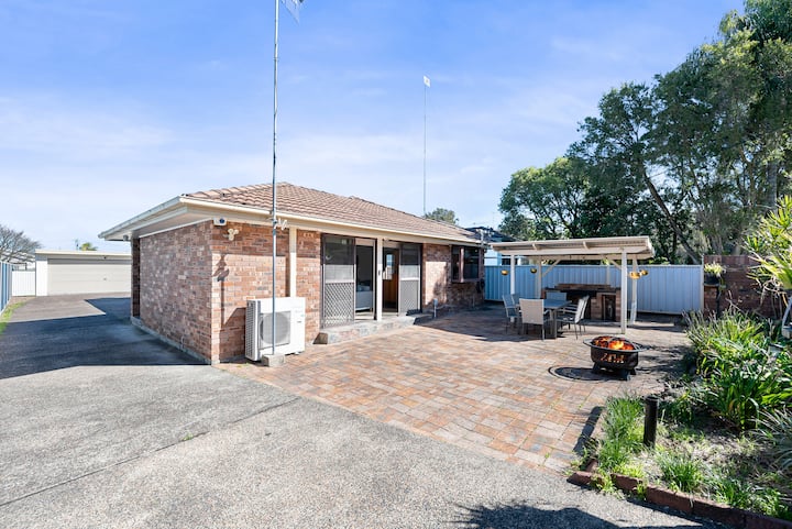 Escape To The North Coast @ Warners Bay - City of Lake Macquarie