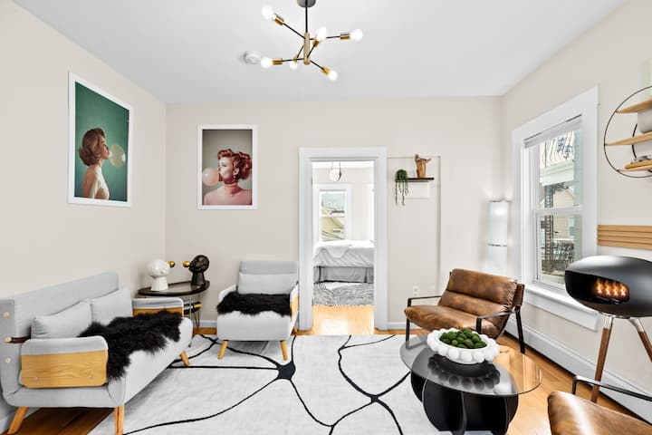 Sunny Airy Somerville Centered Bubble Art Head 2br - Boston, MA