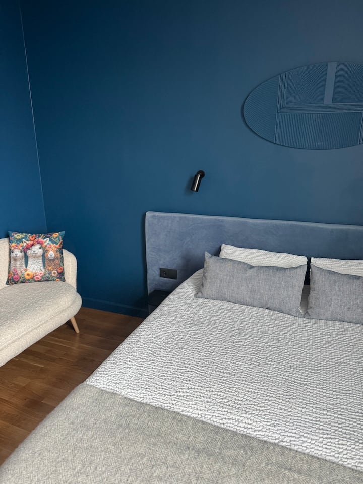 Miro Rooms Center (Deep Blue) - Quiet Chic - Riga