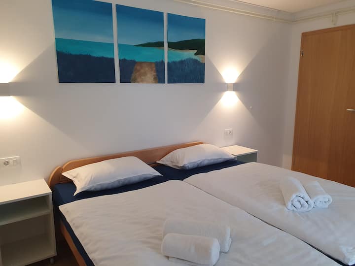2 Br Apartment Mark W/ Garden Near Beach - Izola