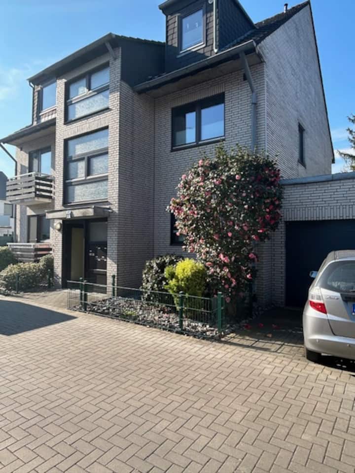 Schöne Wohnung In Zentrum Nähe! - Düsseldorf