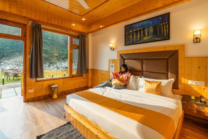 Deluxe Double Room With Balcony | Kasol - Kasol