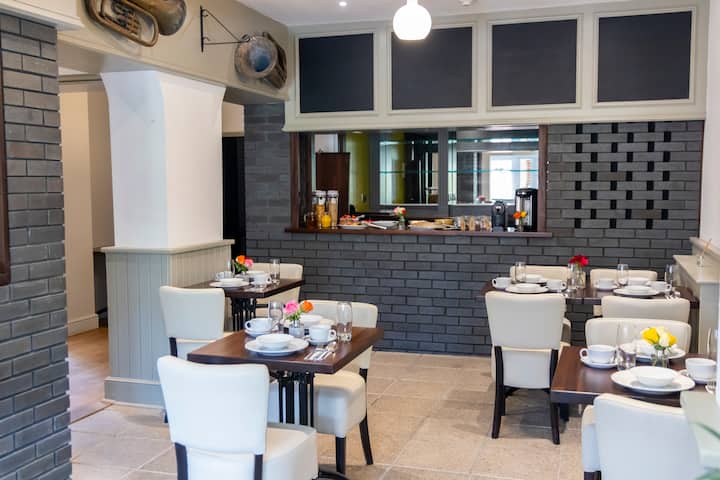 Bed & Breakfast King Room - Canterbury