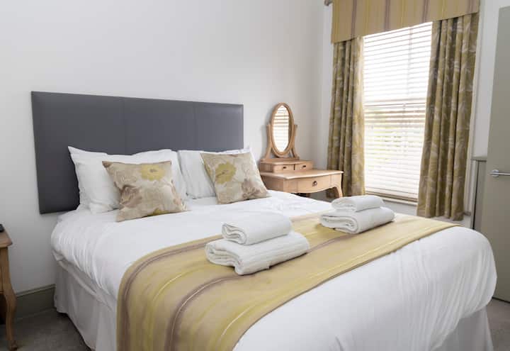 Bed & Breakfast - Cosy King Room - Canterbury
