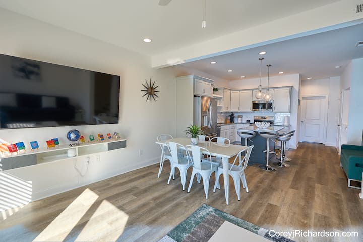 Quiet Beach Escape: Ocean Views & Sounds Included - Topsail Island