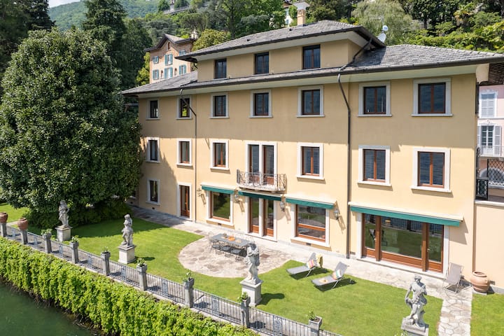 Penthouse Elegance: Art, Luxury & Private Dock - Côme