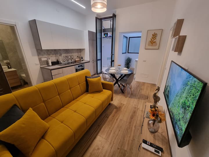 Apartment Como City 2 Rooms-2 Toilets-max 5 Guests - Como