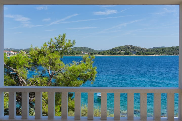 Villa Orazur - Seaside Luxury Apartment (4+1) - Rogoznica