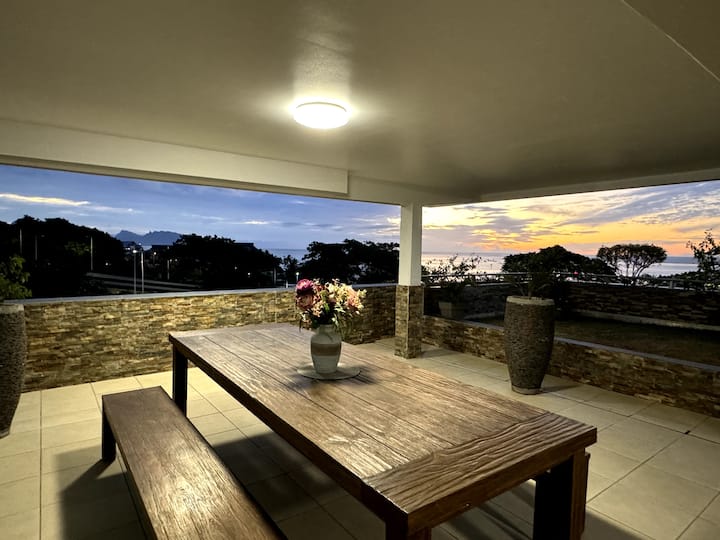 En Plein Coeur De Papeete Vue Mer (Moorea Et Port) - Tahiti