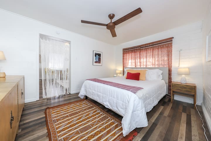 Charming Guesthouse Near U Of A - Tucson, AZ