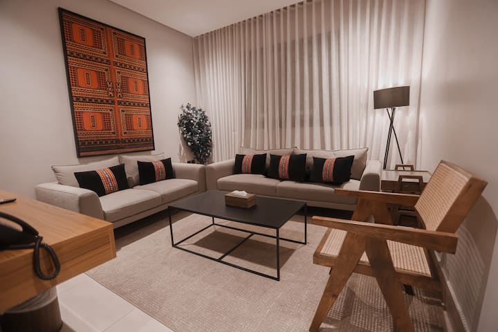 Rawa Luxury 3-bedroom Home In Heart Of Riyadh - Riyad