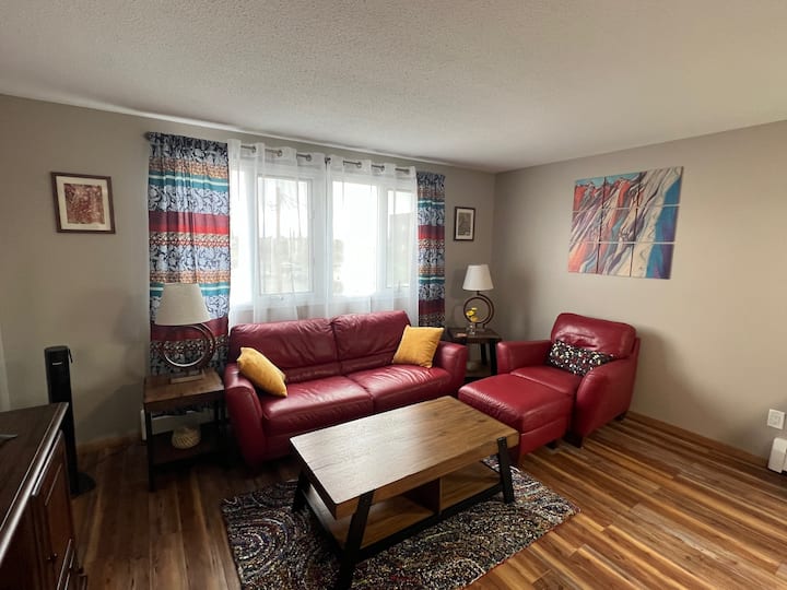 #8 Downtown 1 Bedroom Newly Remodeled Apt - Alaska